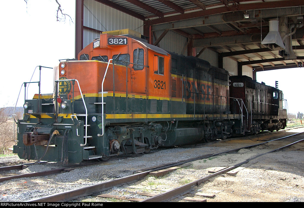 BNSF 3821, BARX 4331, EMD GP7, ex ATSF Geep now working as Bartlett Grain